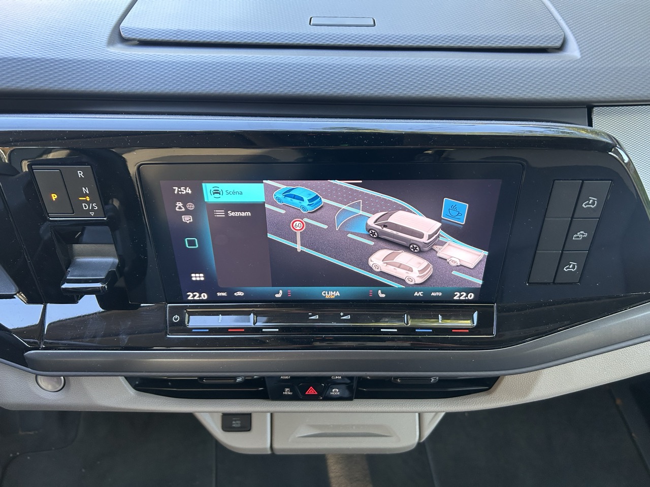 TEST VW California Beach Camper foto Žena v autě.cz_7585 ve velké ...